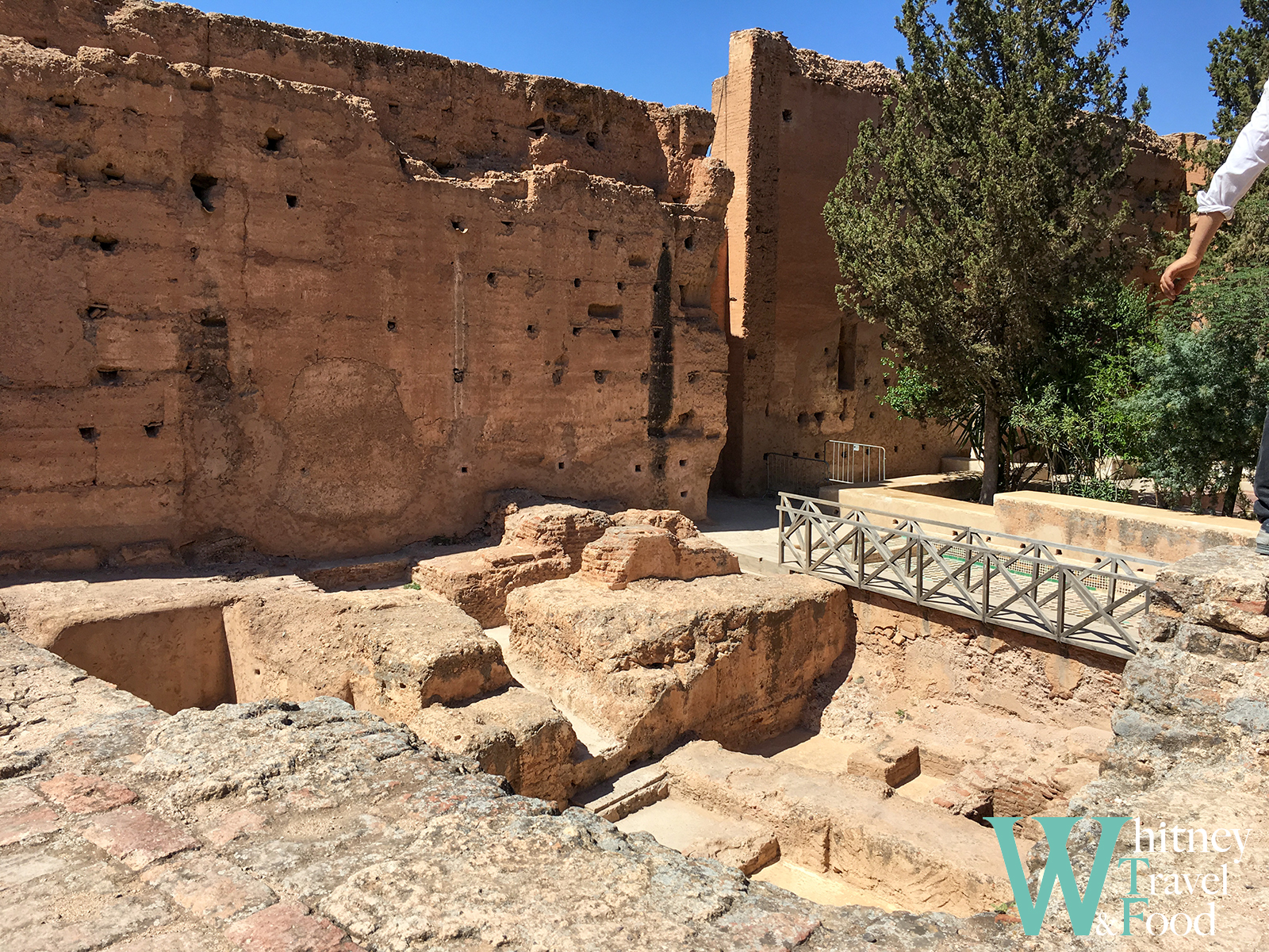 北非摩洛哥冒險記-第9天：巴西亞皇宮與El Badii皇宮 迷人的馬拉喀什老城區 | Whitney's Travel & Food