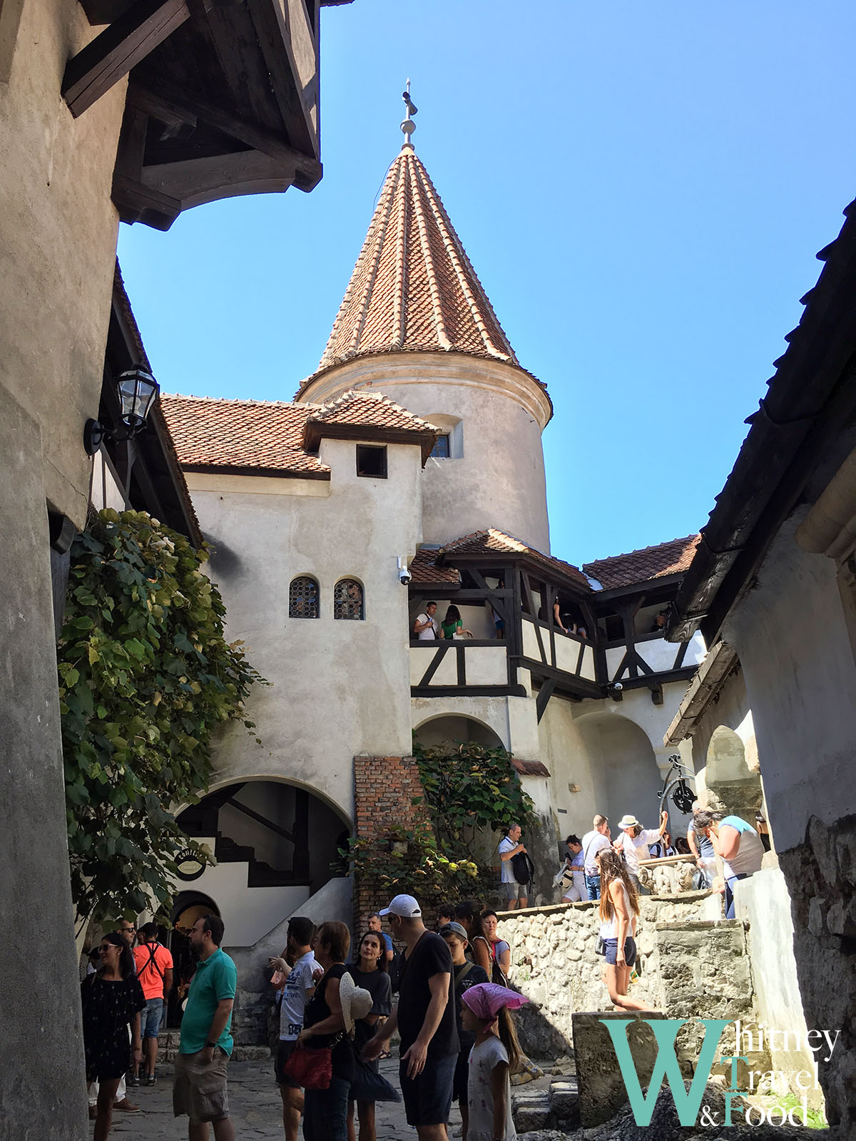 [羅馬尼亞.布蘭] 布蘭城堡(Bran Castle)：沒有吸血鬼 只有滿滿觀光客的～德古拉吸血鬼城堡 | Whitney's Travel ...